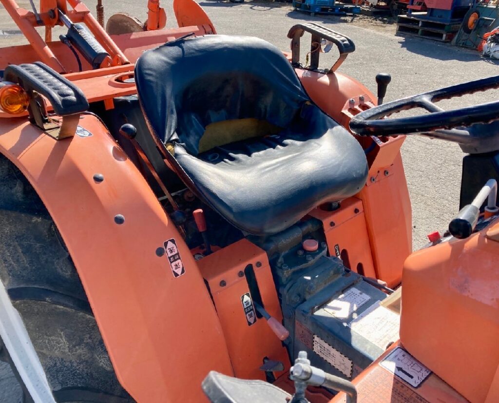 クボタ トラクター 2駆 B1702を買取させて頂きました！ - 【公式】農機具市番館 ｜どんな農機具でも高額買取します